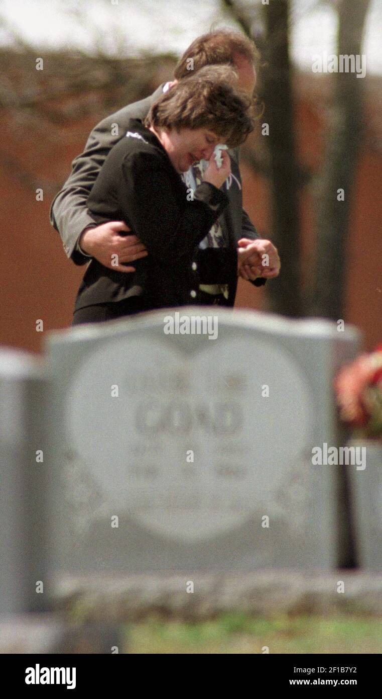 KRT NEWS STORY SLUGGED: SCHOOLSHOOTING KRT PHOTOGRAPH BY ANDY SCOTT ...