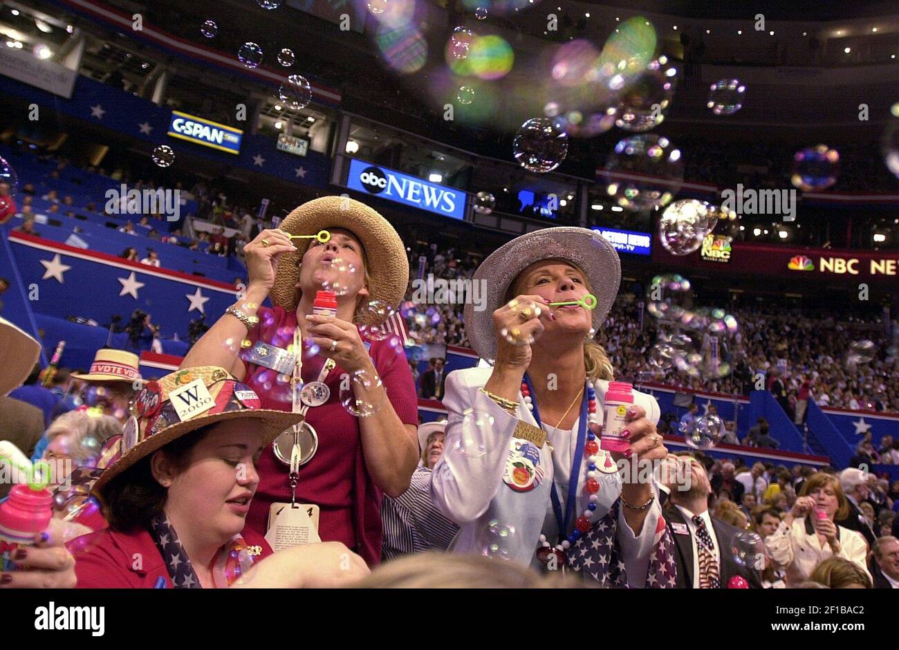 KRT US NEWS STORY SLUGGED: CVN-GOP KRT PHOTOGRAPH BY VICKI VALERIO ...