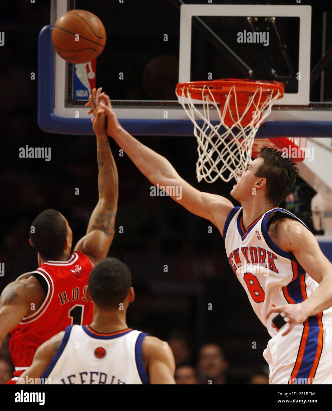 New York Knicks Danilo Gallinari (8) blocks a shot from Chicago Bulls ...