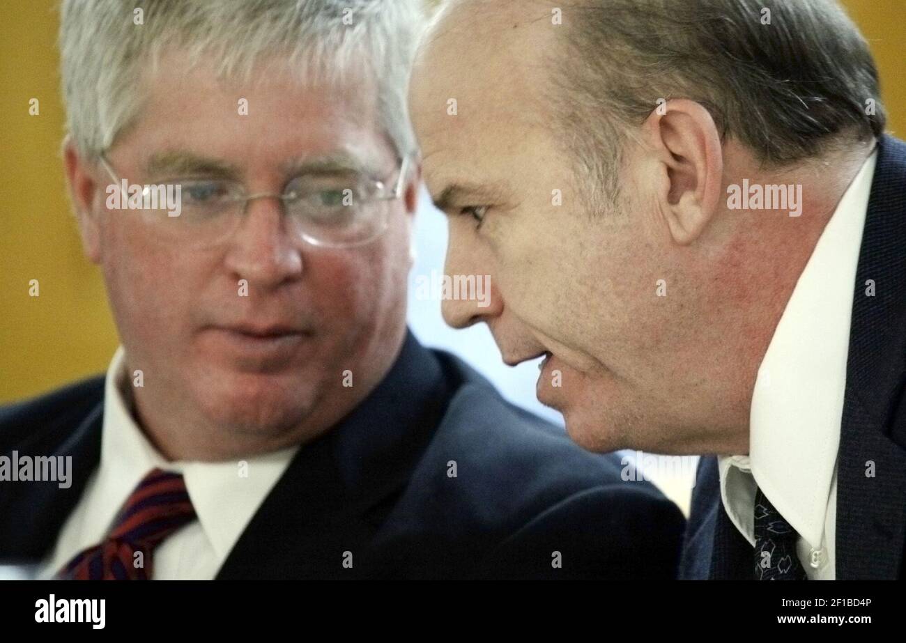 Scott Roeder, right, talks with defense attorney Steve Osburn during ...
