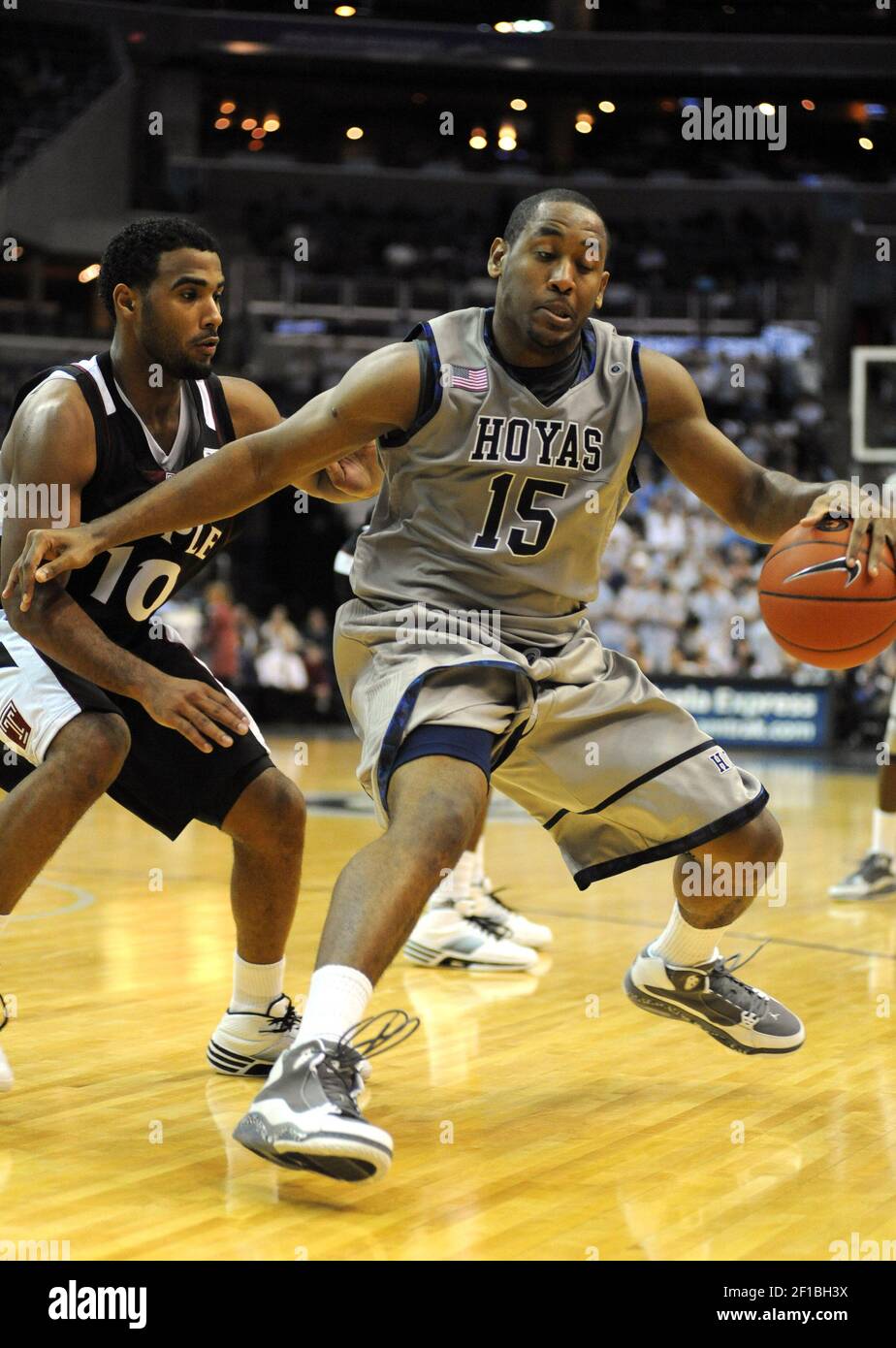 Georgetown guard Austin Freeman (15) reverses his dribble against ...