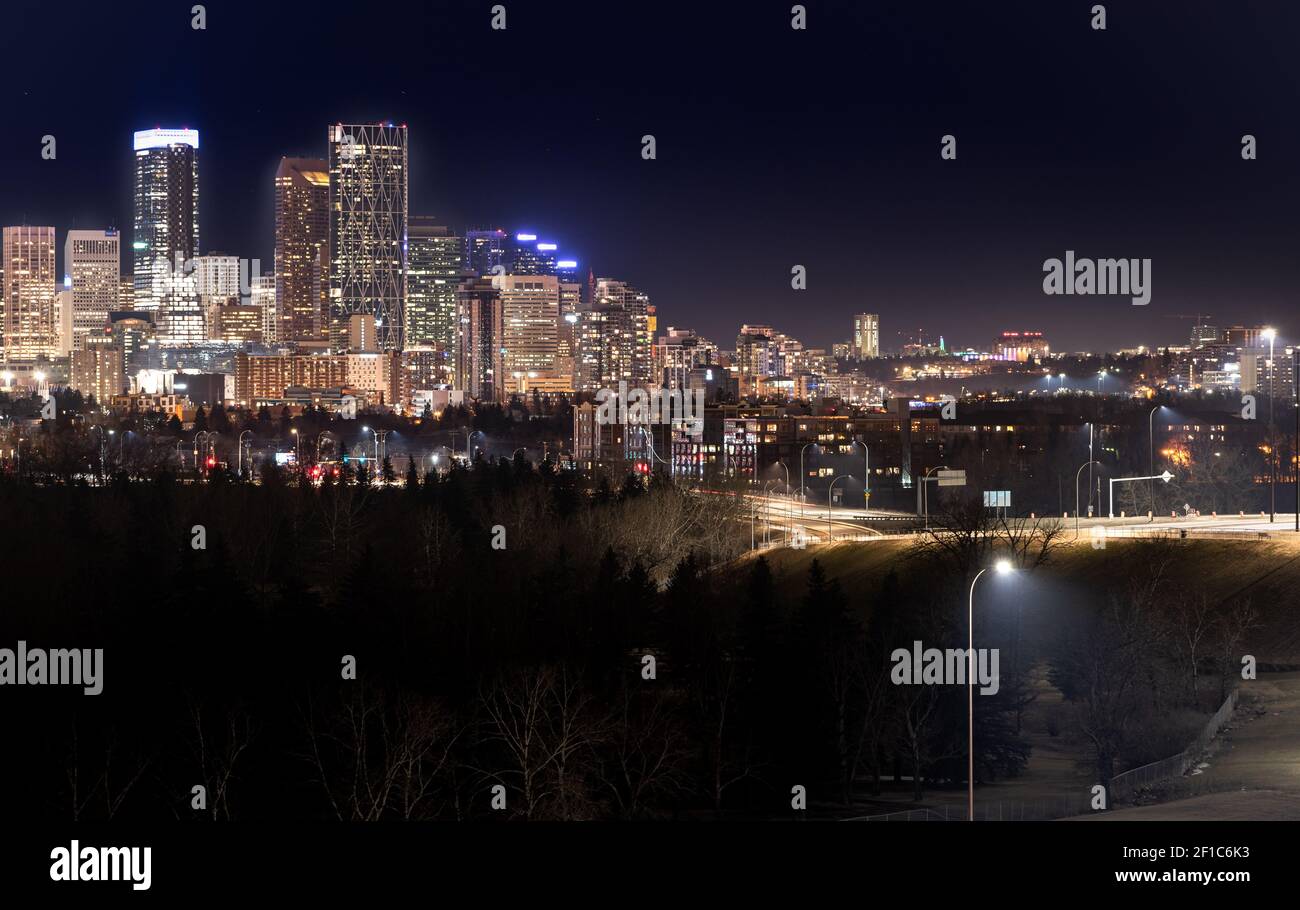 Calgary night skyline hi-res stock photography and images - Alamy