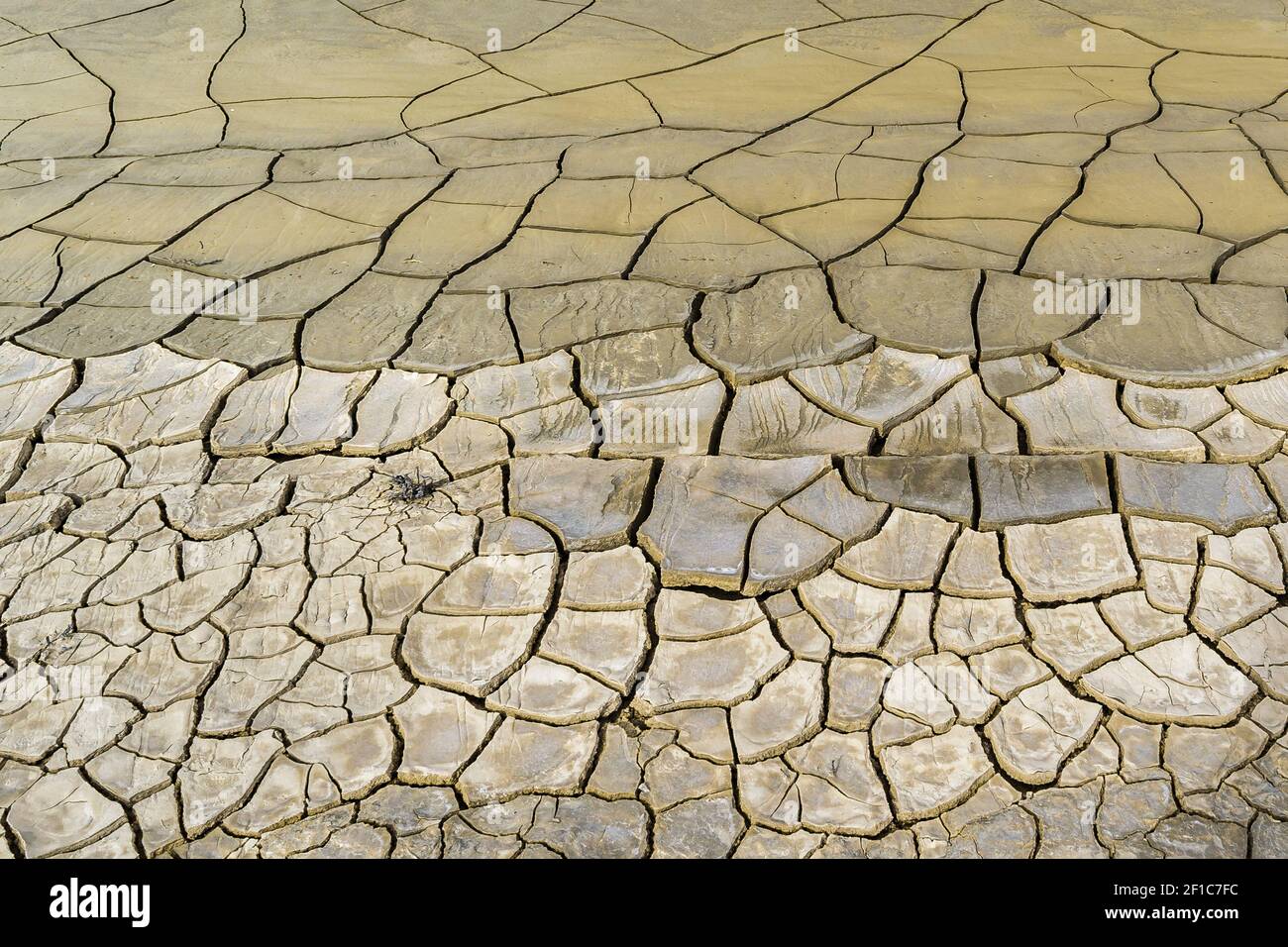 Mud Cracked Pattern Stock Photo - Alamy