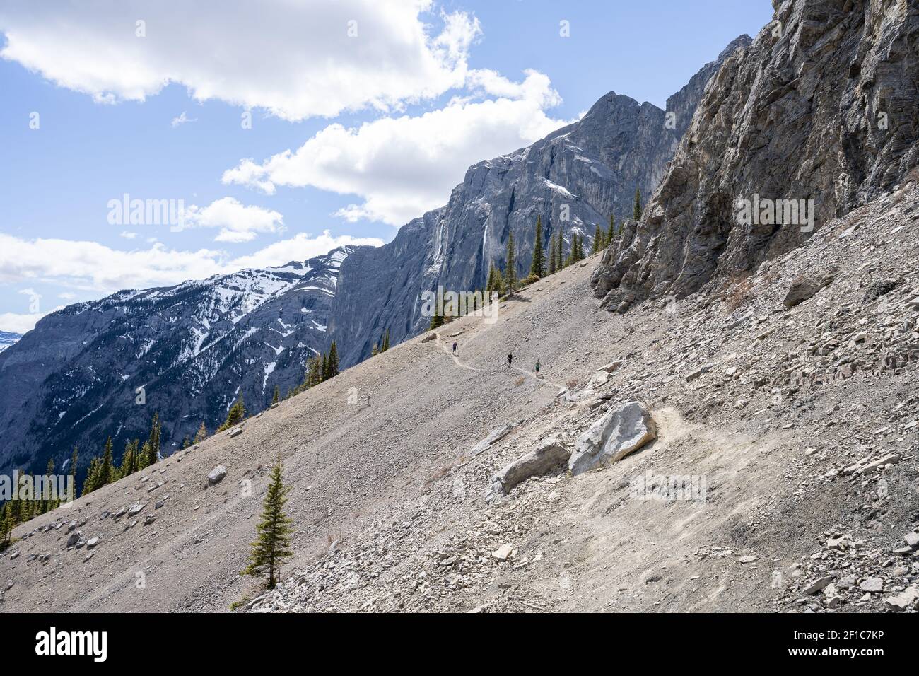 Mount yamnuska hi-res stock photography and images - Alamy