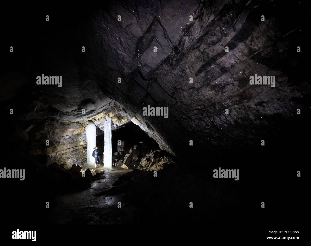 Cave dark hi-res stock photography and images - Alamy