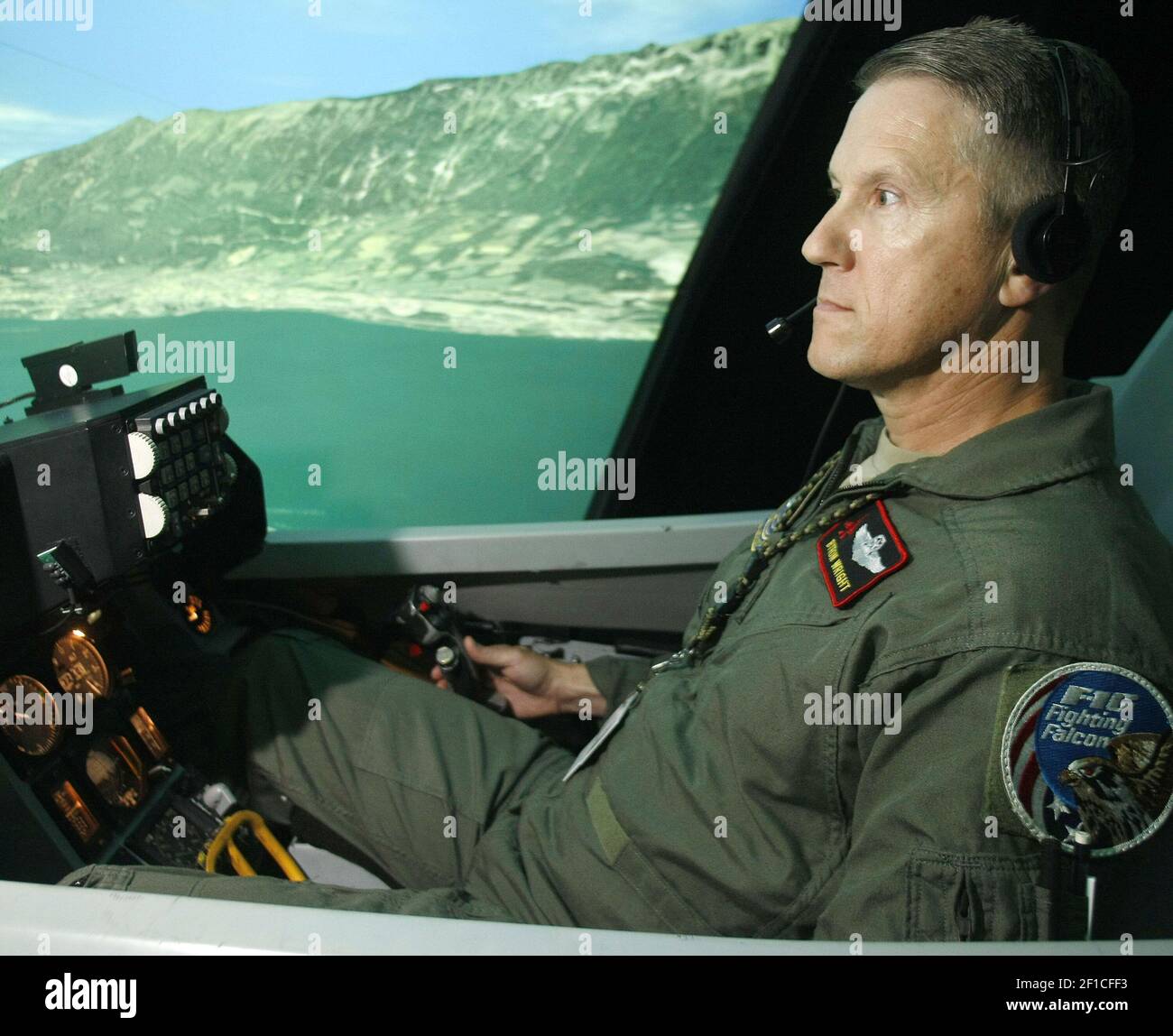 Navy flight simulator hi-res stock photography and images - Alamy