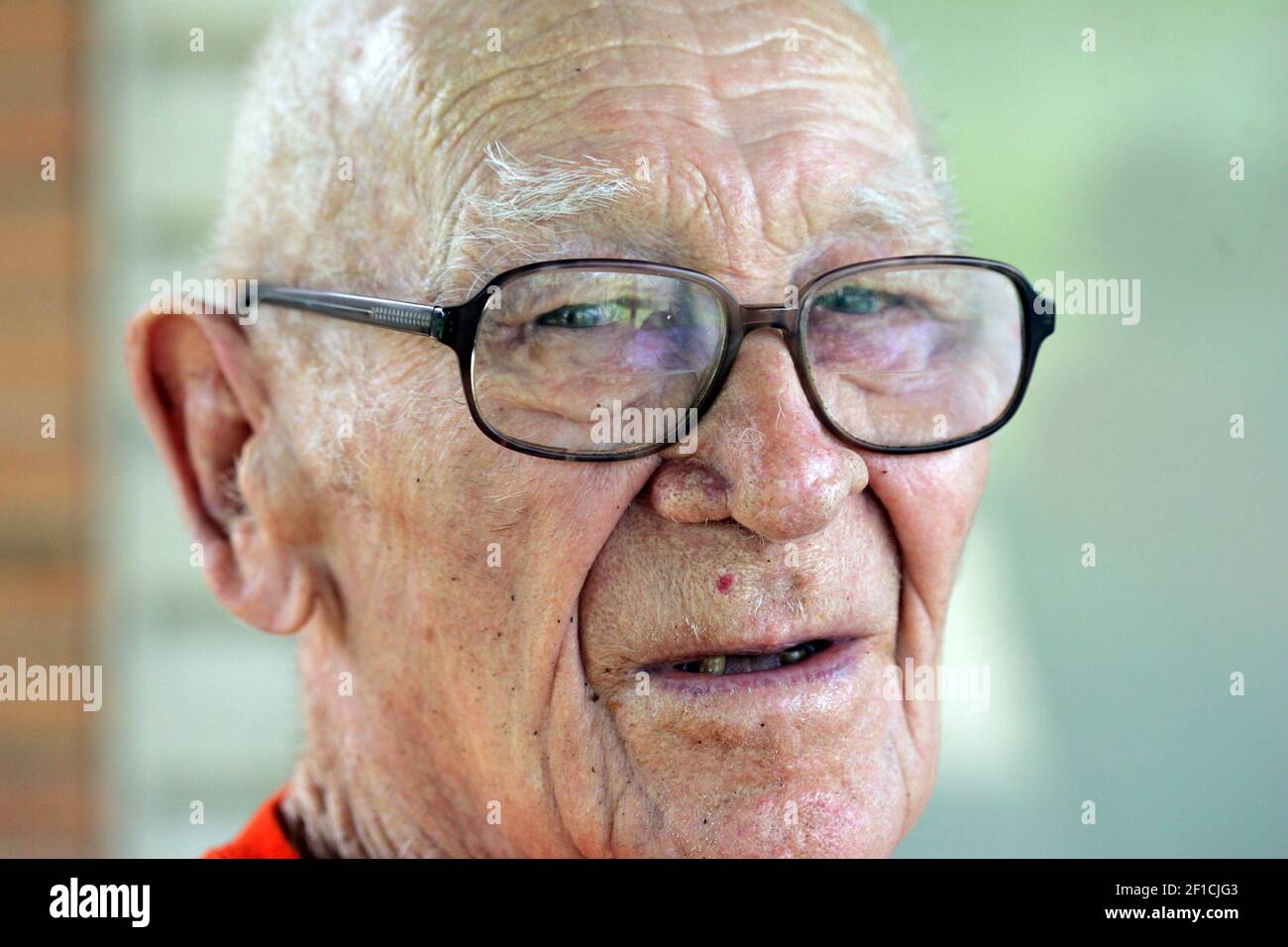 Ray Cavender, a former welder, from Midlothian, Texas, met Bonnie ...