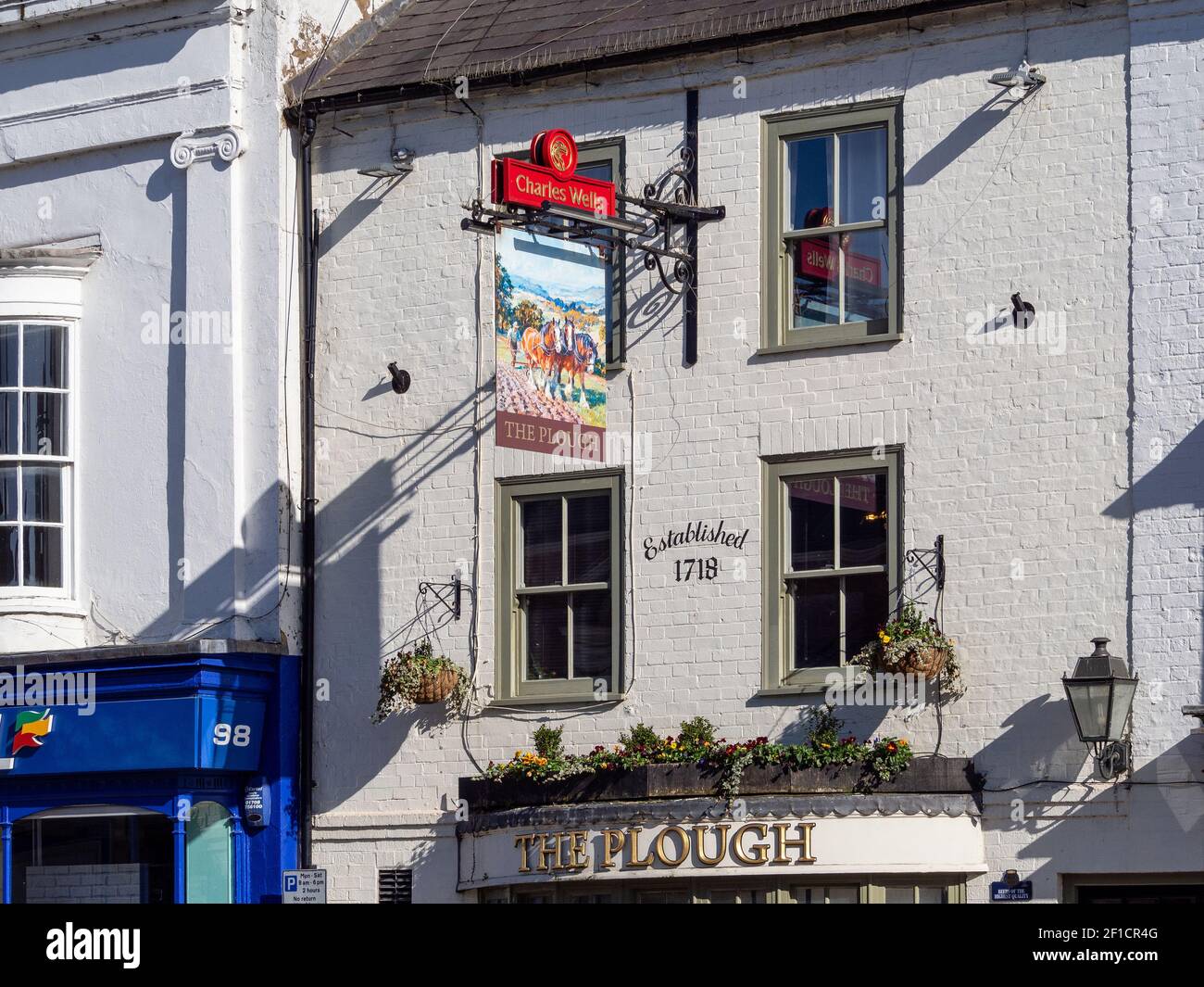 Pub frontage hi-res stock photography and images - Alamy