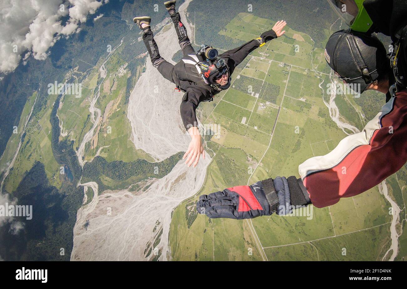 Tandem skydiving new zealand hi-res stock photography and images - Alamy