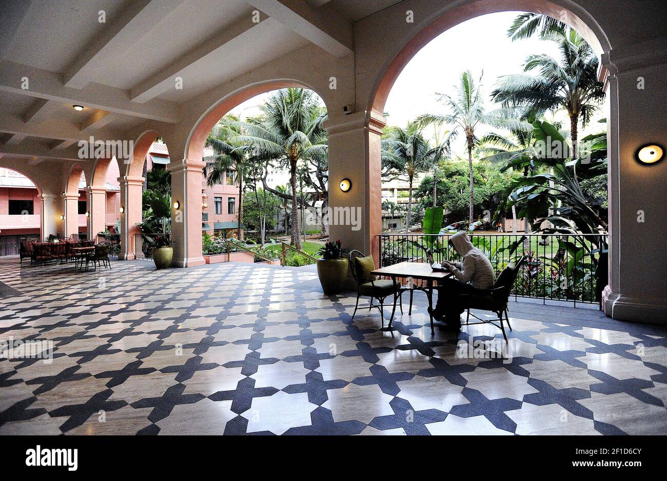 The Royal Hawaiian sparkles after a multimillion-dollar redesign in ...