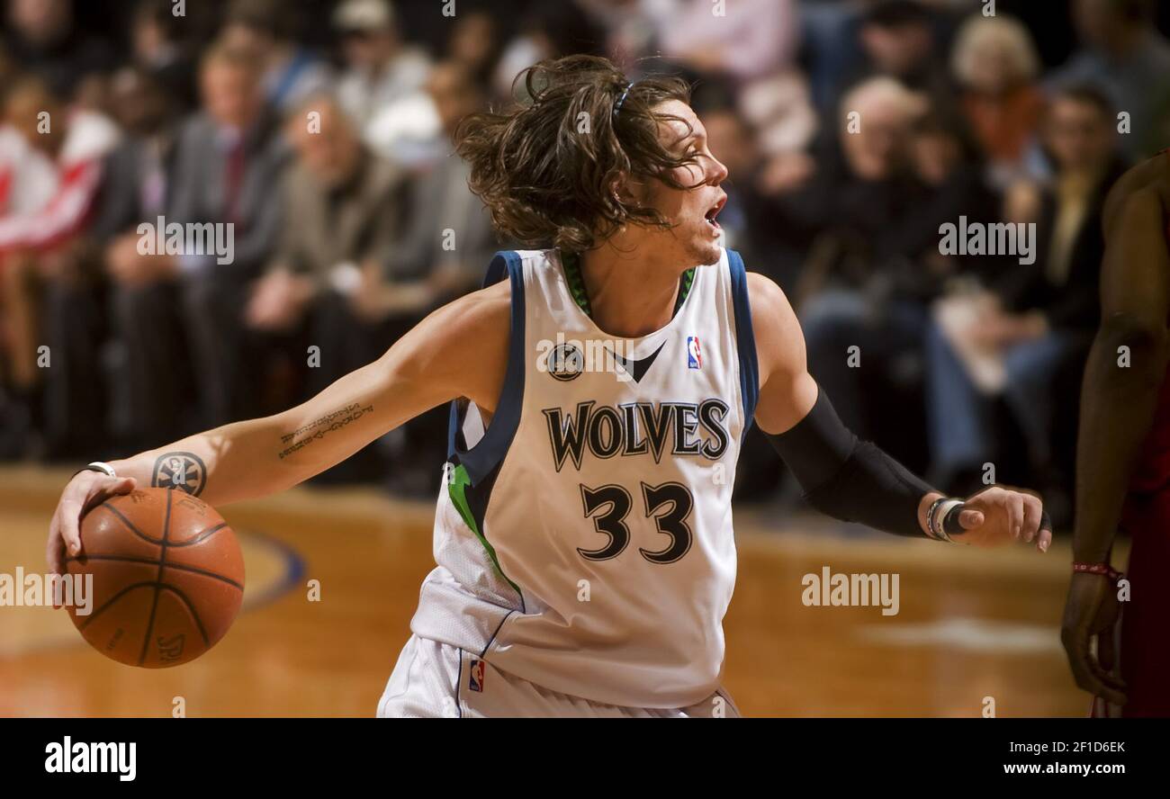 Minnesota Timberwolves Mike Miller looks for a teammate to take a pass ...