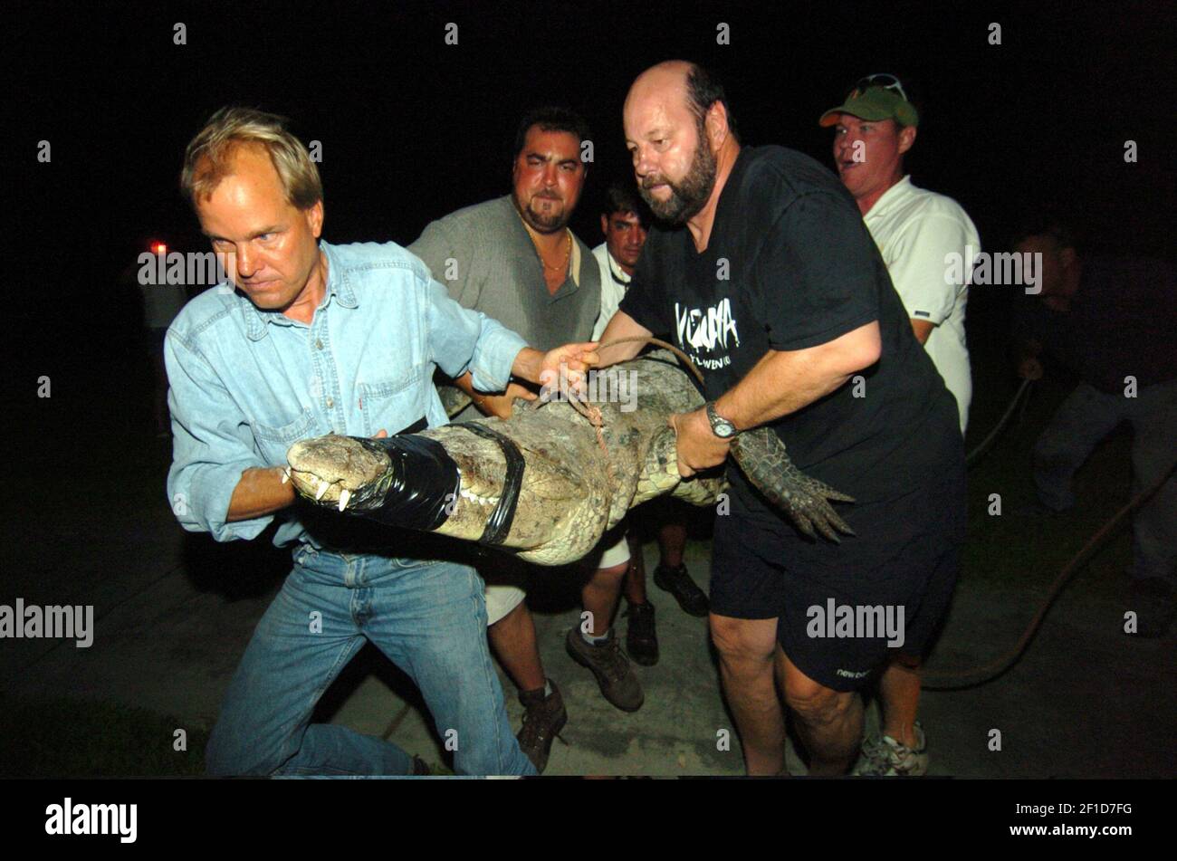 In this June 1, 2006 file photograph, Todd Hardwick, left, of Pesky ...