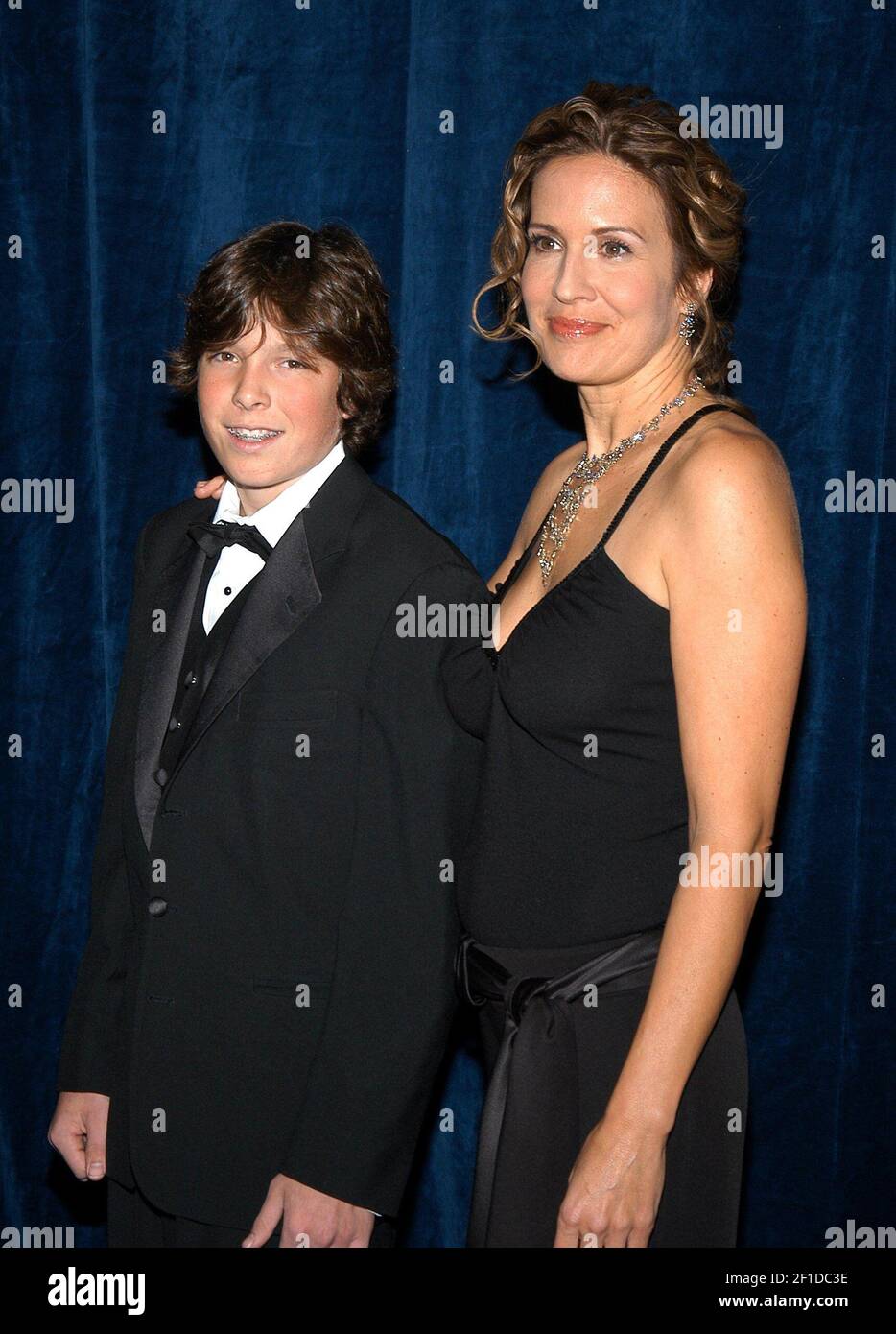 KRT ENTERTAINMENT STAND ALONE PHOTO SLUGGED: PARALYSIS KRT PHOTOGRAPH ...