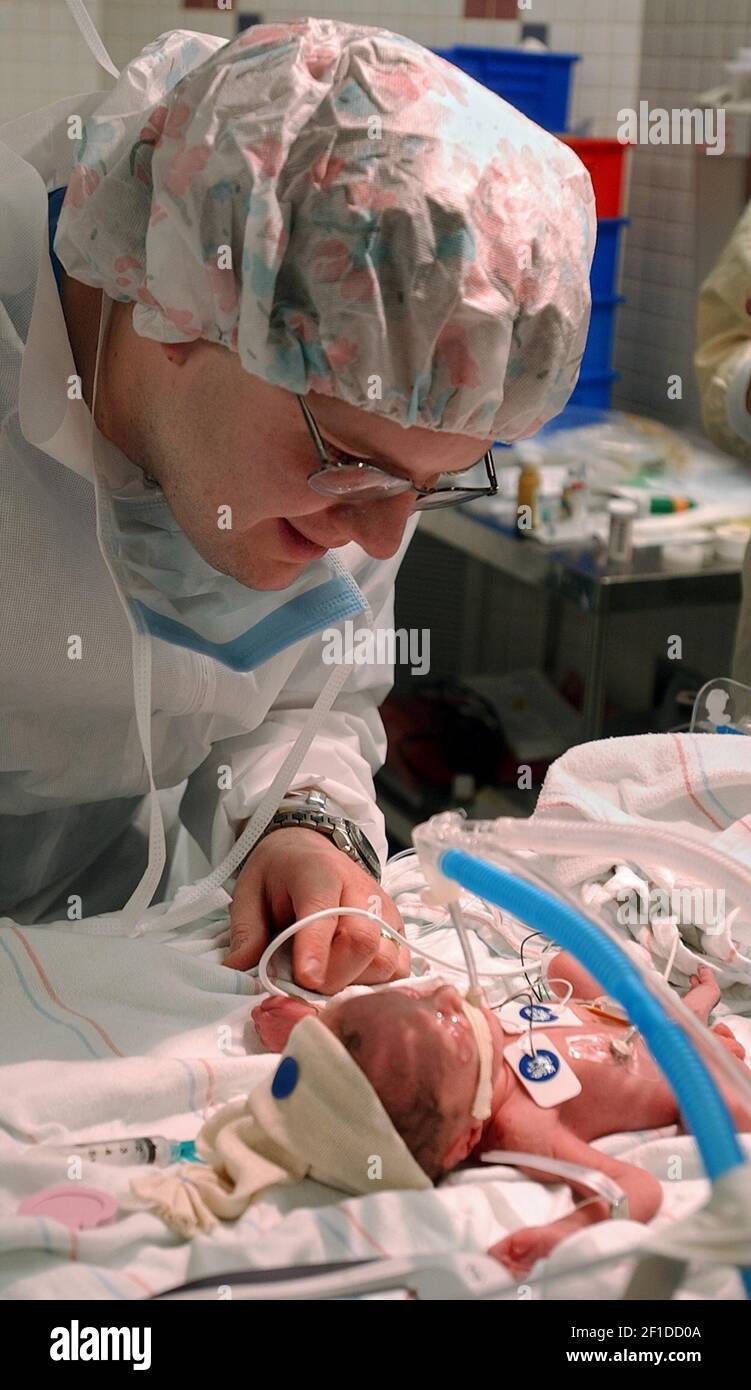 KRT US NEWS STORY SLUGGED: SEXTUPLETS KRT PHOTOGRAPH BY ED SUBA JR ...