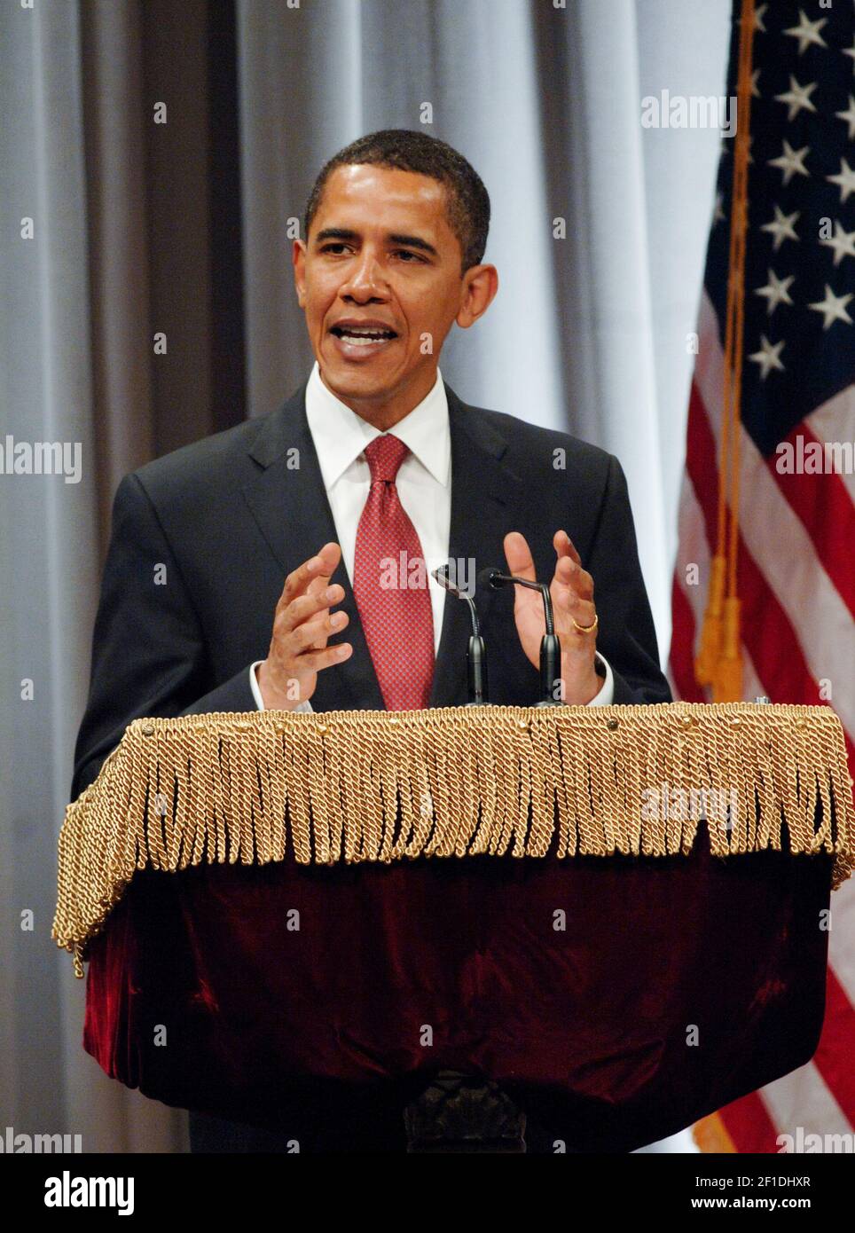 Senator Barack Obama makes key policy address at Cooper Union in New ...