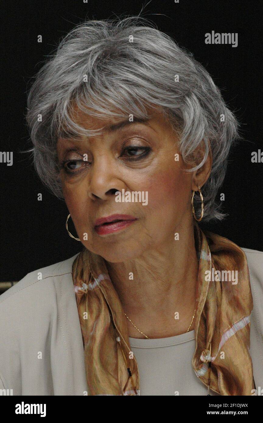 Ruby Dee at the Hollywood Foreign Press Association press conference ...