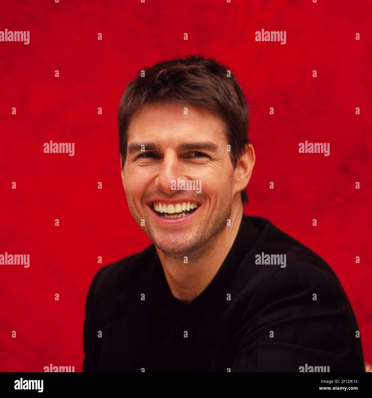 Tom Cruise "Vanilla Sky" Press Conference 12/2001 (Photo by Theo Kingma ...