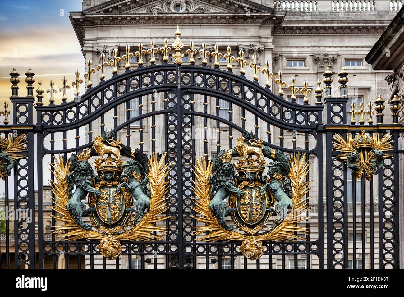 The Buckingham Palace gate in London Stock Photo - Alamy