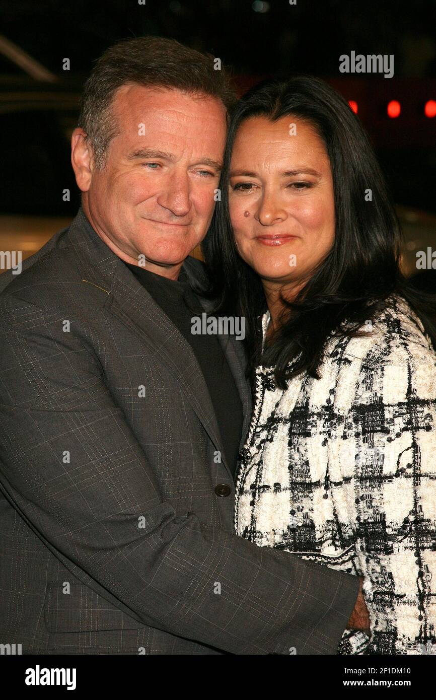 04 October 2006 - Hollywood, California. Robin Williams and wife Marsha ...