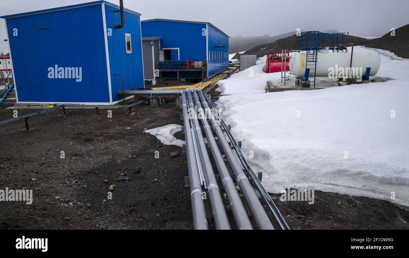 --FILE--The manmade and natural surroundings of the Great Wall Station ...