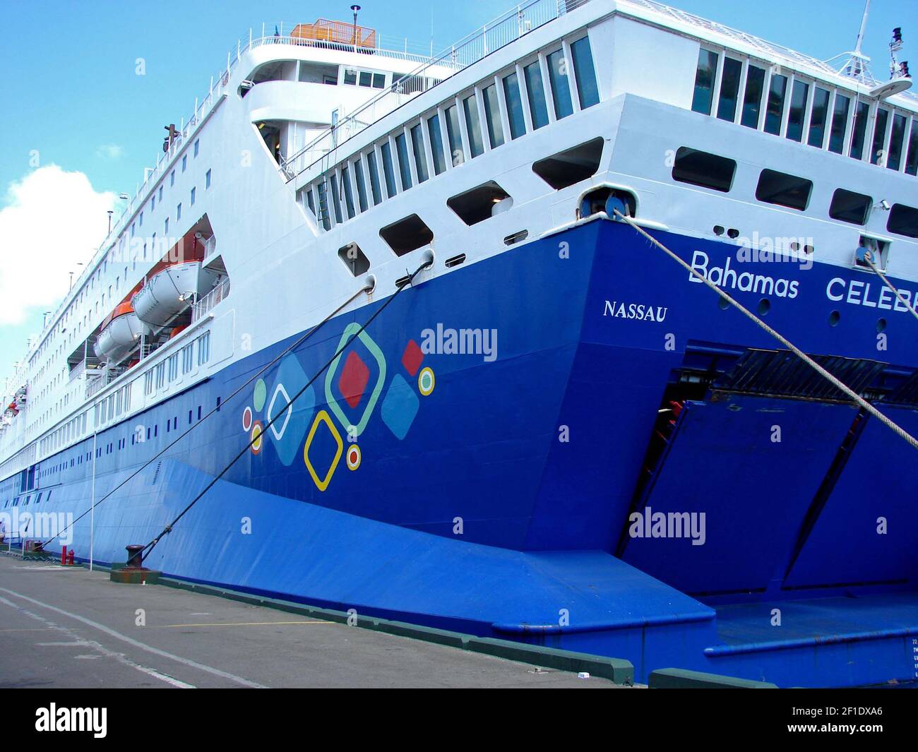 El barco Grand Celebration de Bahamas Paradise Cruise Line. (Photo by ...