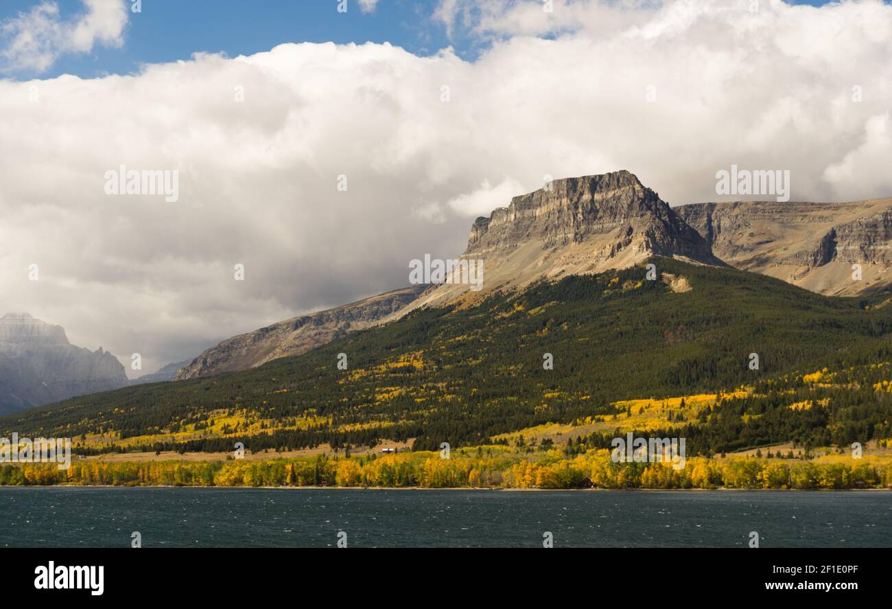 Mt Siyeh Lower Saint Mary Lake Montana Territory Stock Photo - Alamy