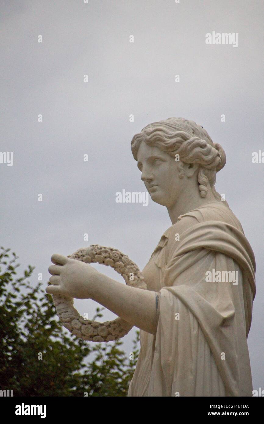 Greek woman statue vatican museum hi-res stock photography and images ...