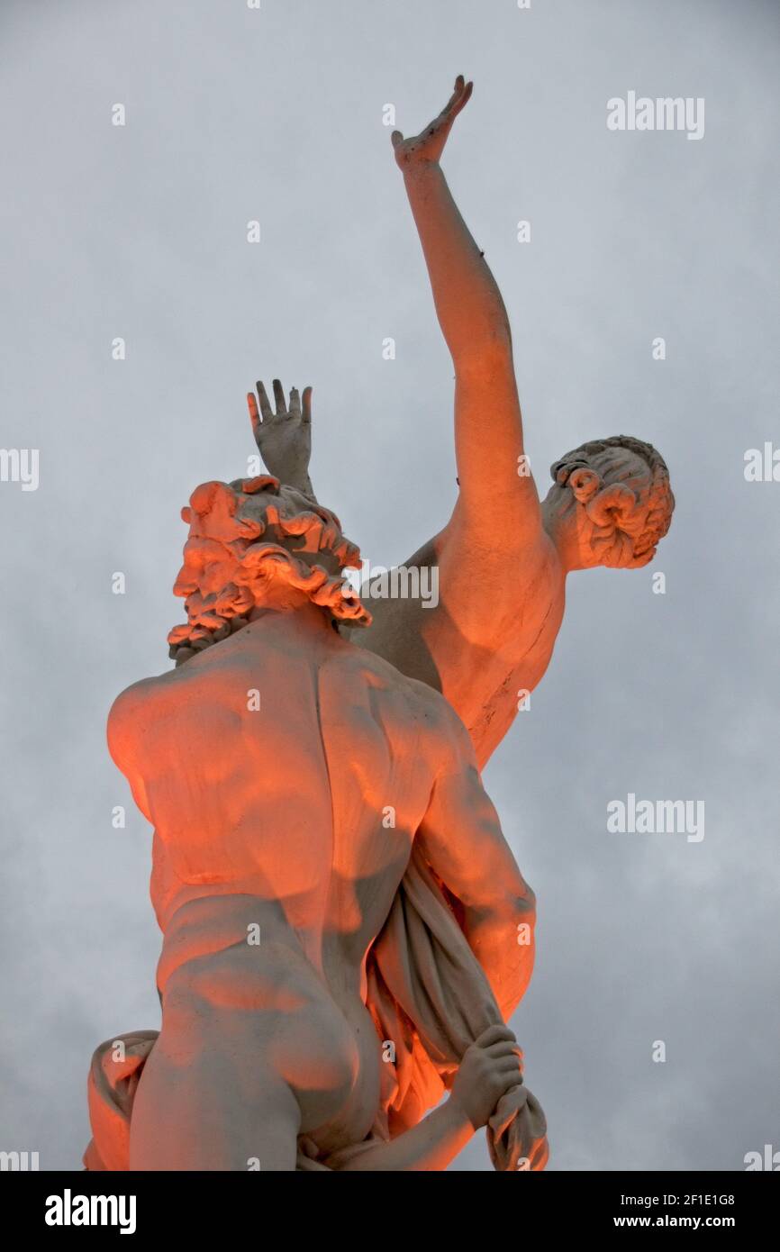 Sculpture art culture historic classical hi-res stock photography and ...