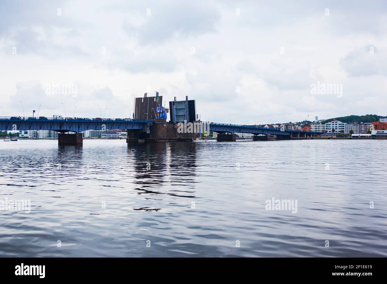 Bridge between two cities hi-res stock photography and images - Alamy