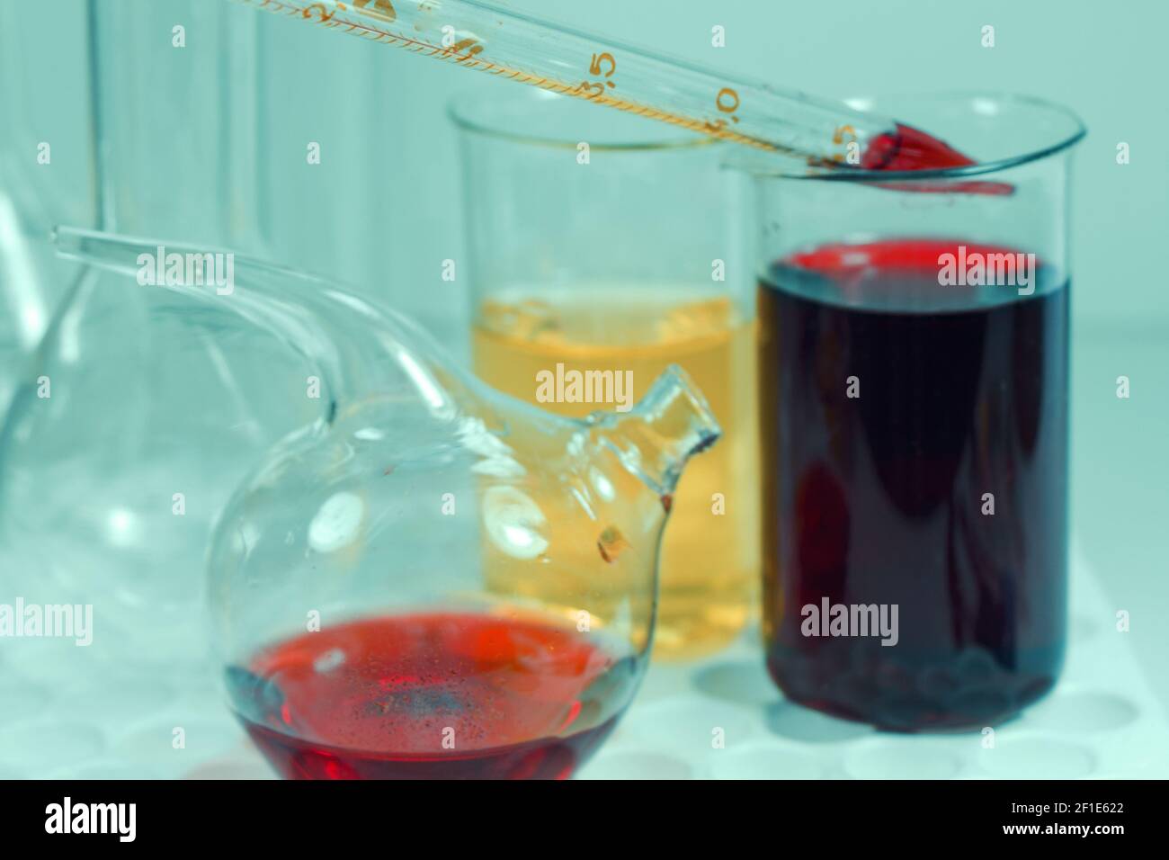 Chemistry laborato hi-res stock photography and images - Alamy