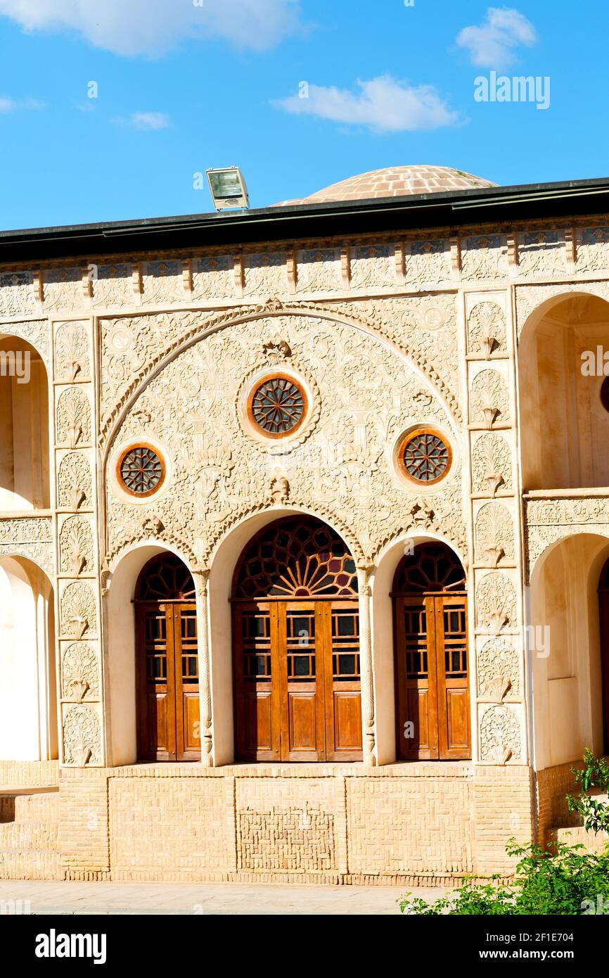 Iran art rose hi-res stock photography and images - Alamy