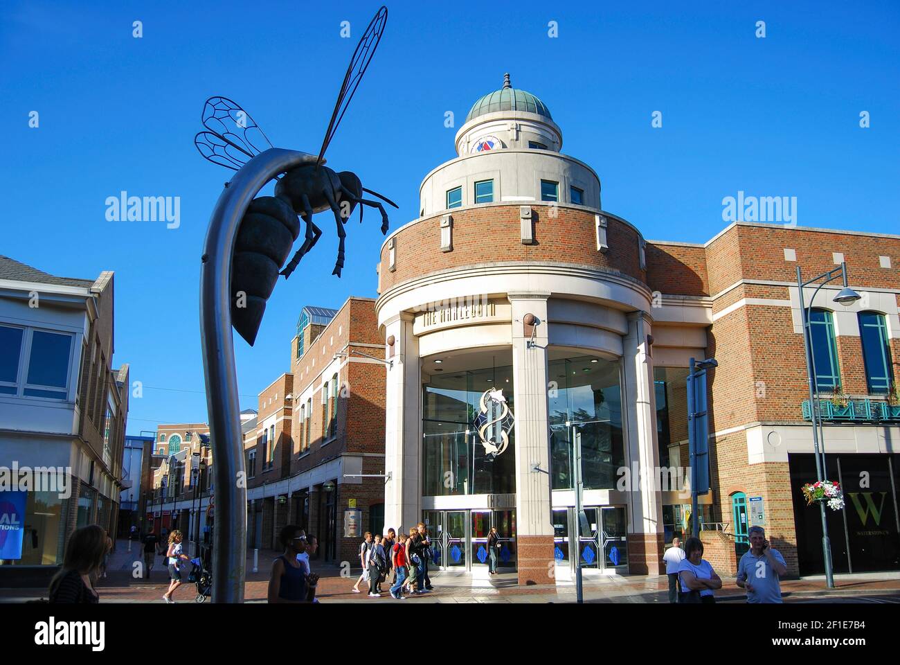 Wasp sculpture outside intu Watford Shopping Centre, High Street ... Wasp sculpture outside intu Watford Shopping Centre, High Street ...