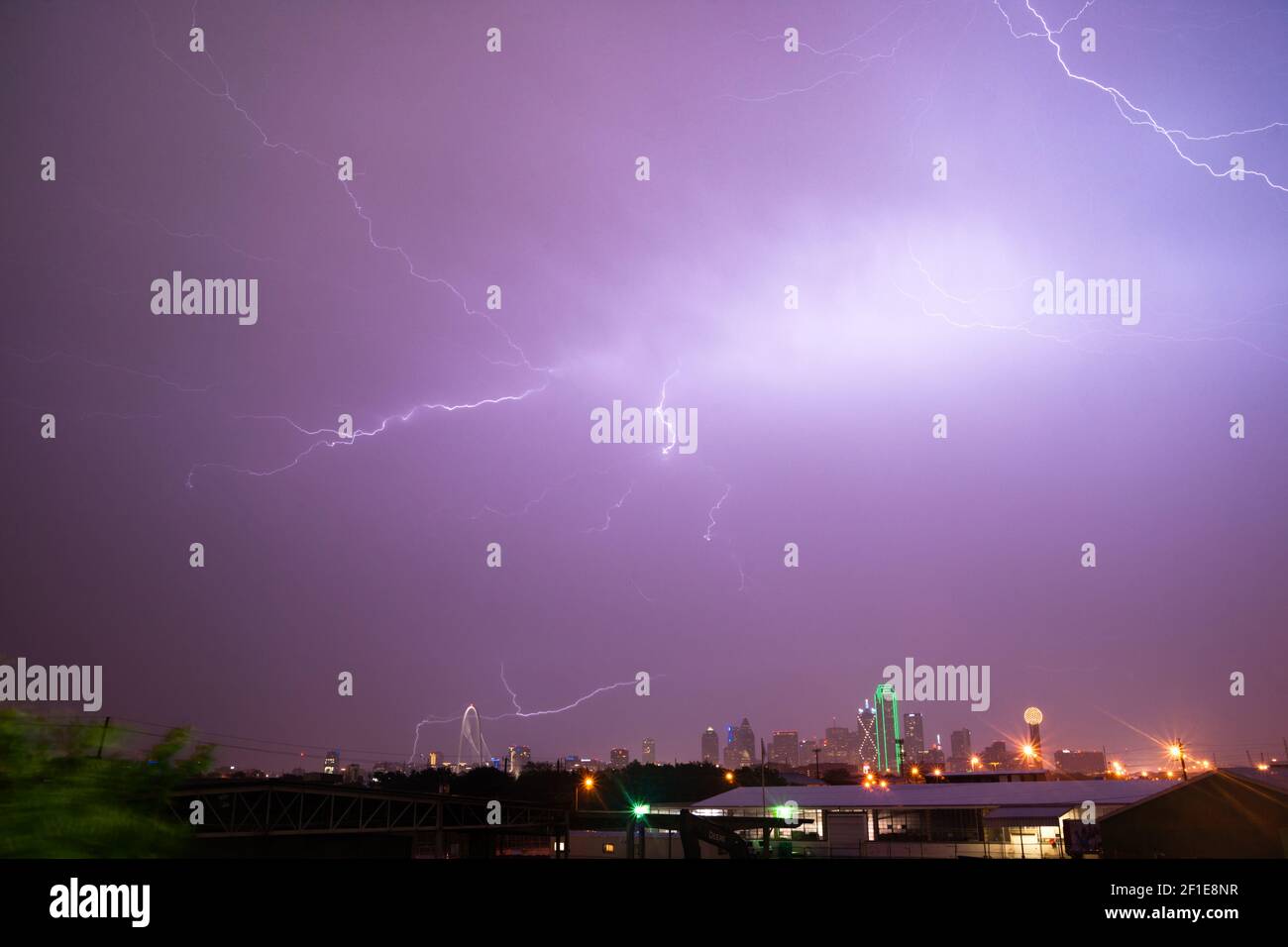 Lightning Electrical Storm Dallas Texas City Skyline Stock Photo - Alamy