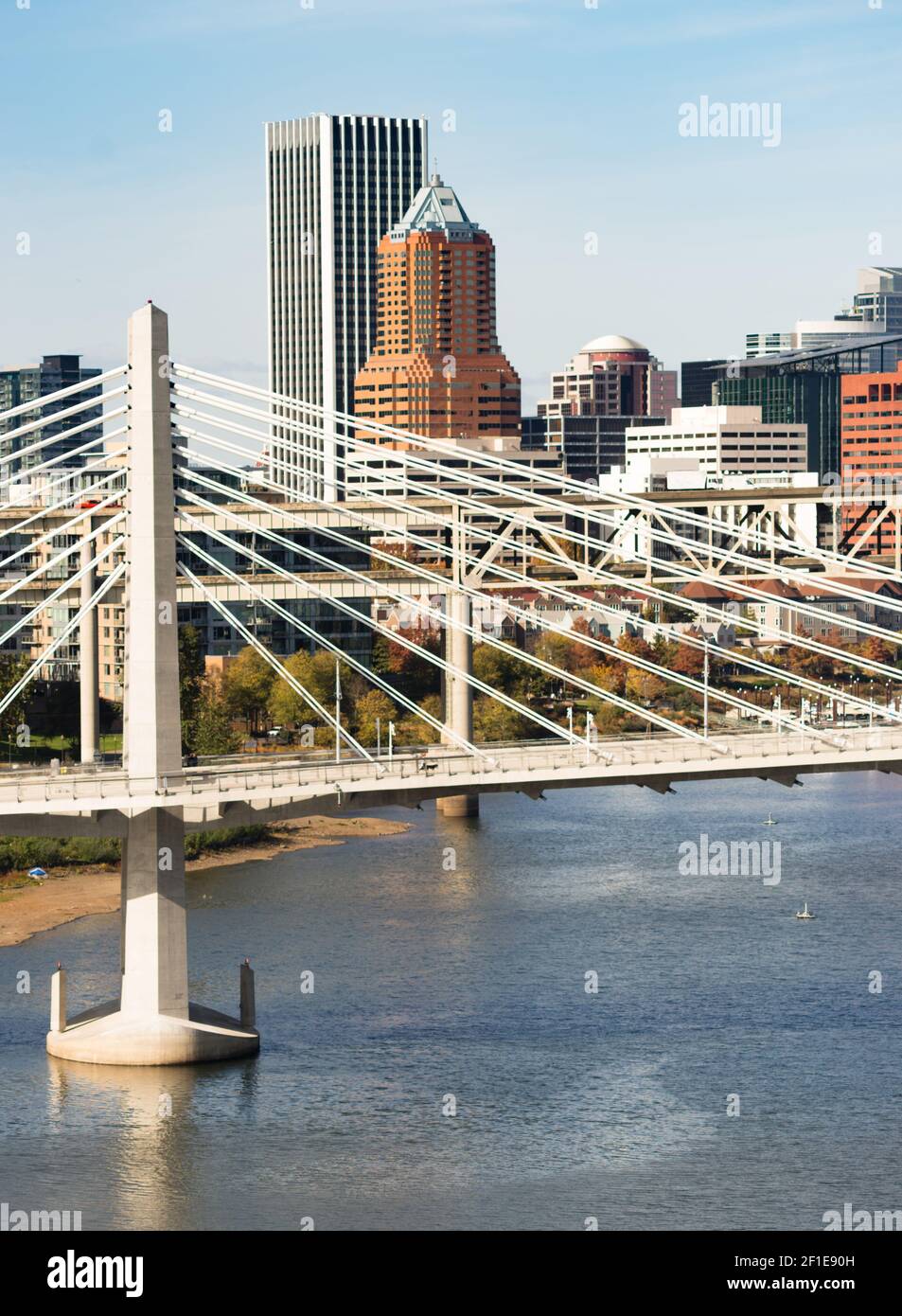 Portland tilikum bridge hi-res stock photography and images - Alamy