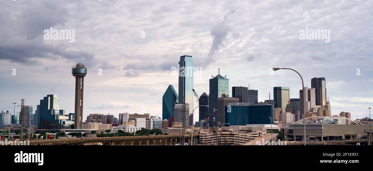 Downtown dallas industrial buildings hi-res stock photography and ...