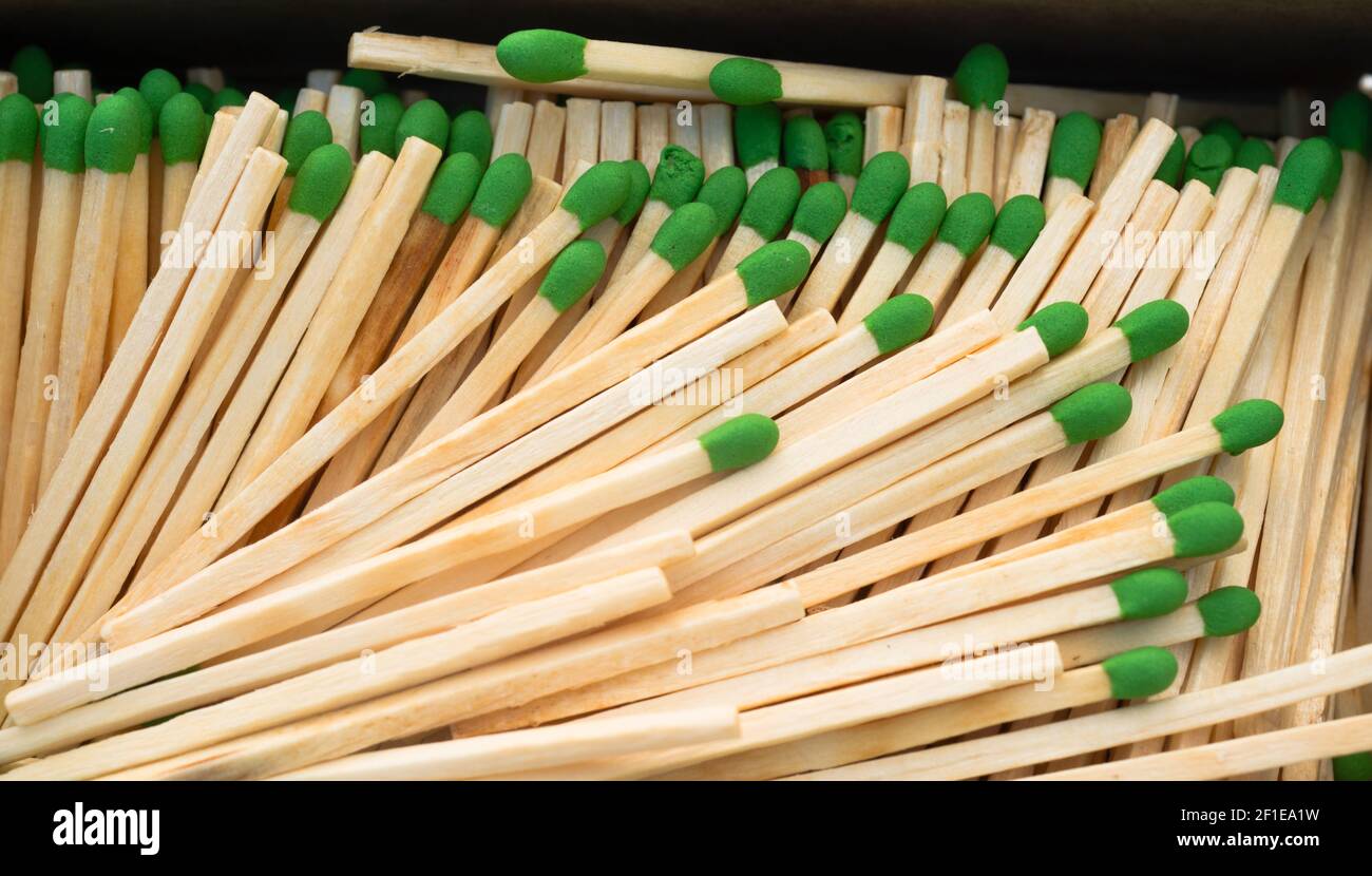 Wood Stalk Green Tip Matches In Box Matchsticks Stock Photo - Alamy