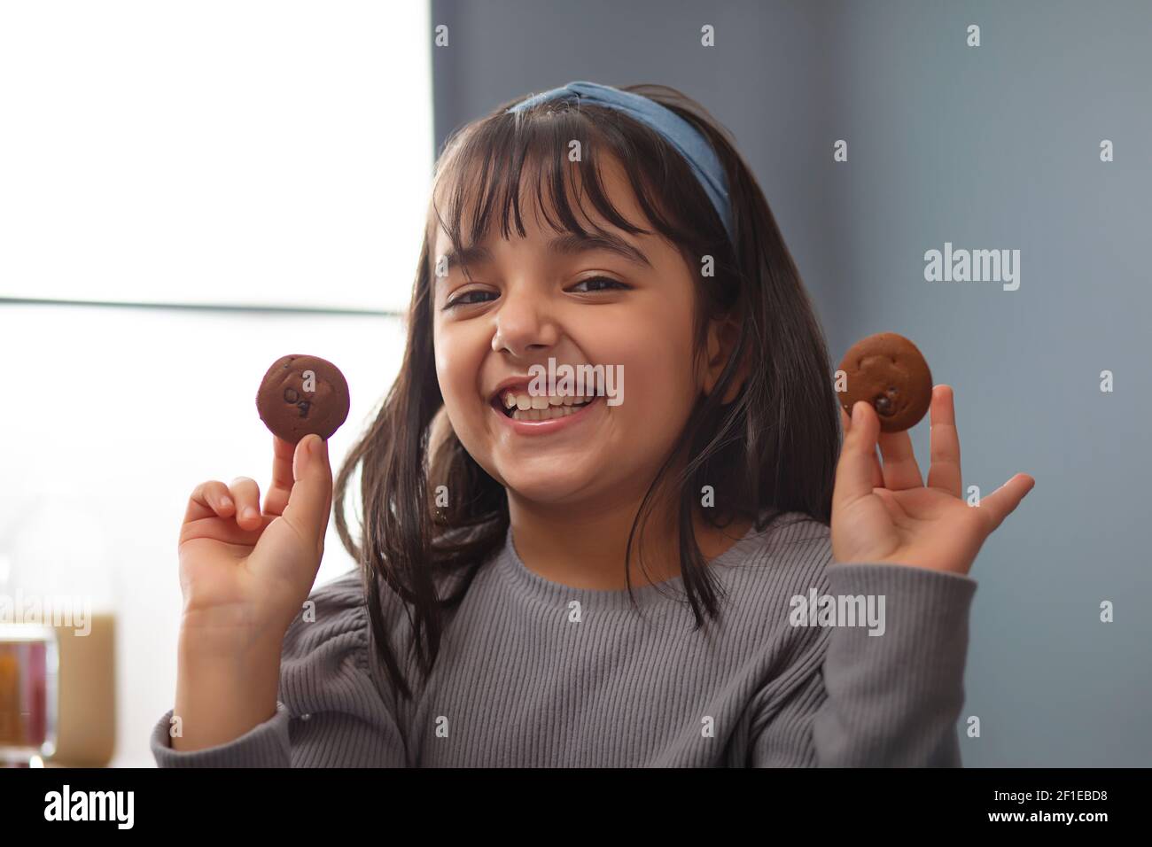 5 biscuits hi-res stock photography and images - Alamy