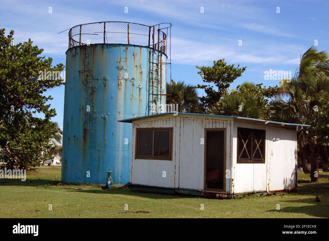 Oil depot hi-res stock photography and images - Alamy