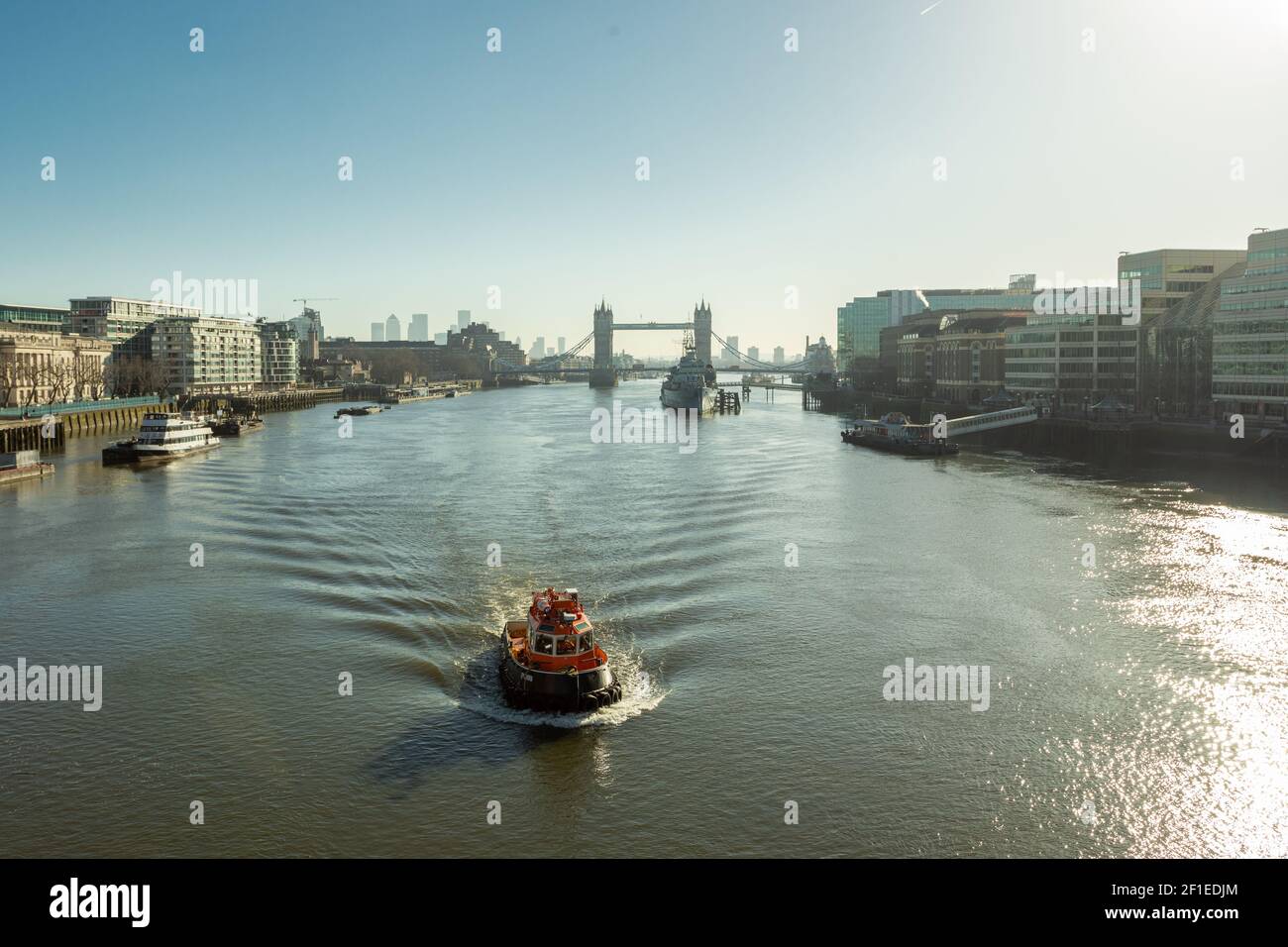 Central London - Underground, Tower Bridge / London Bridge / The Shard ...