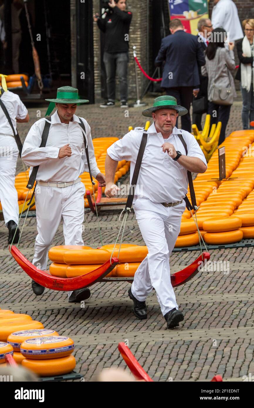 Holland traditional hat hi-res stock photography and images - Alamy