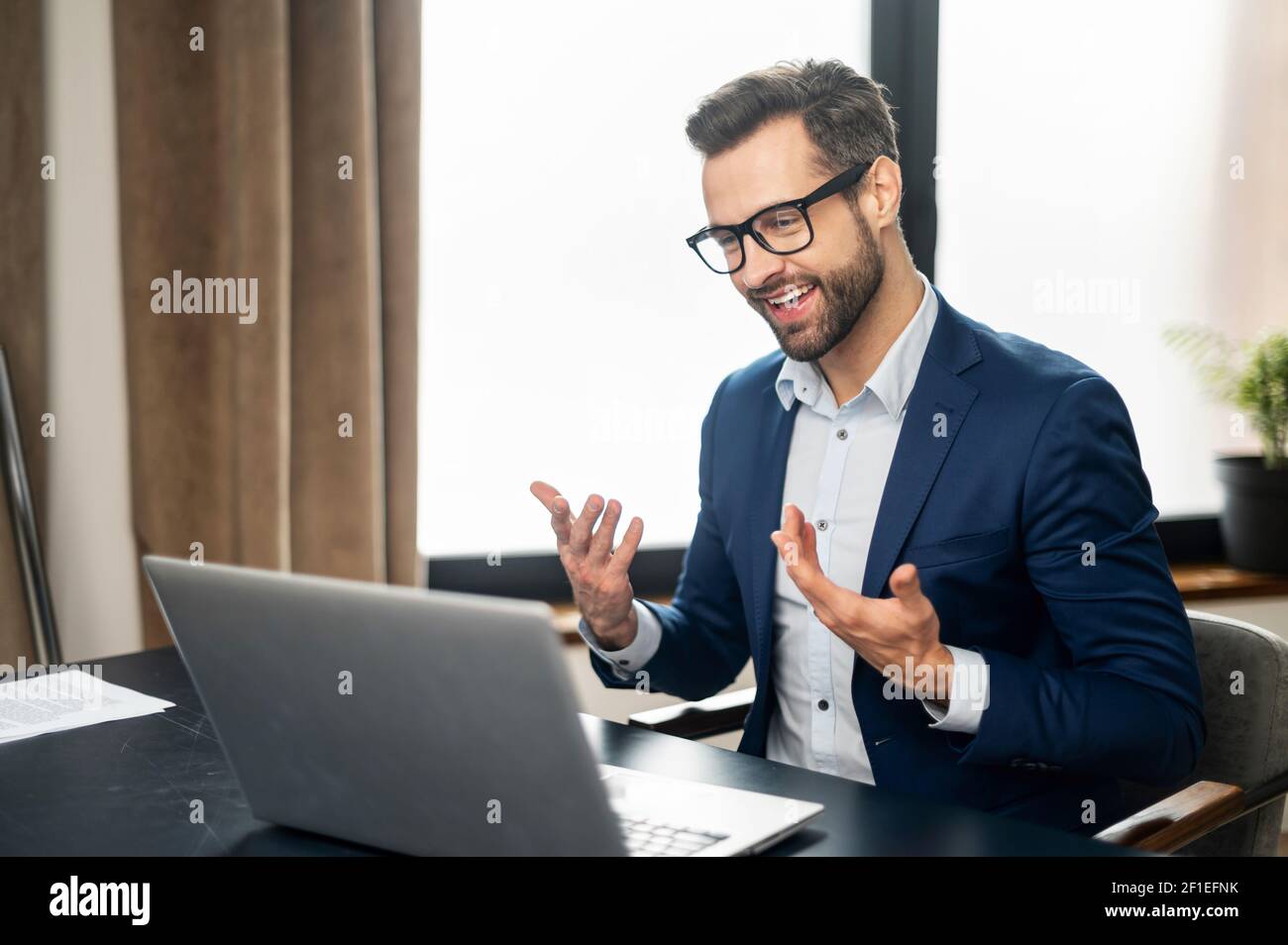 Explaining himself hi-res stock photography and images - Alamy