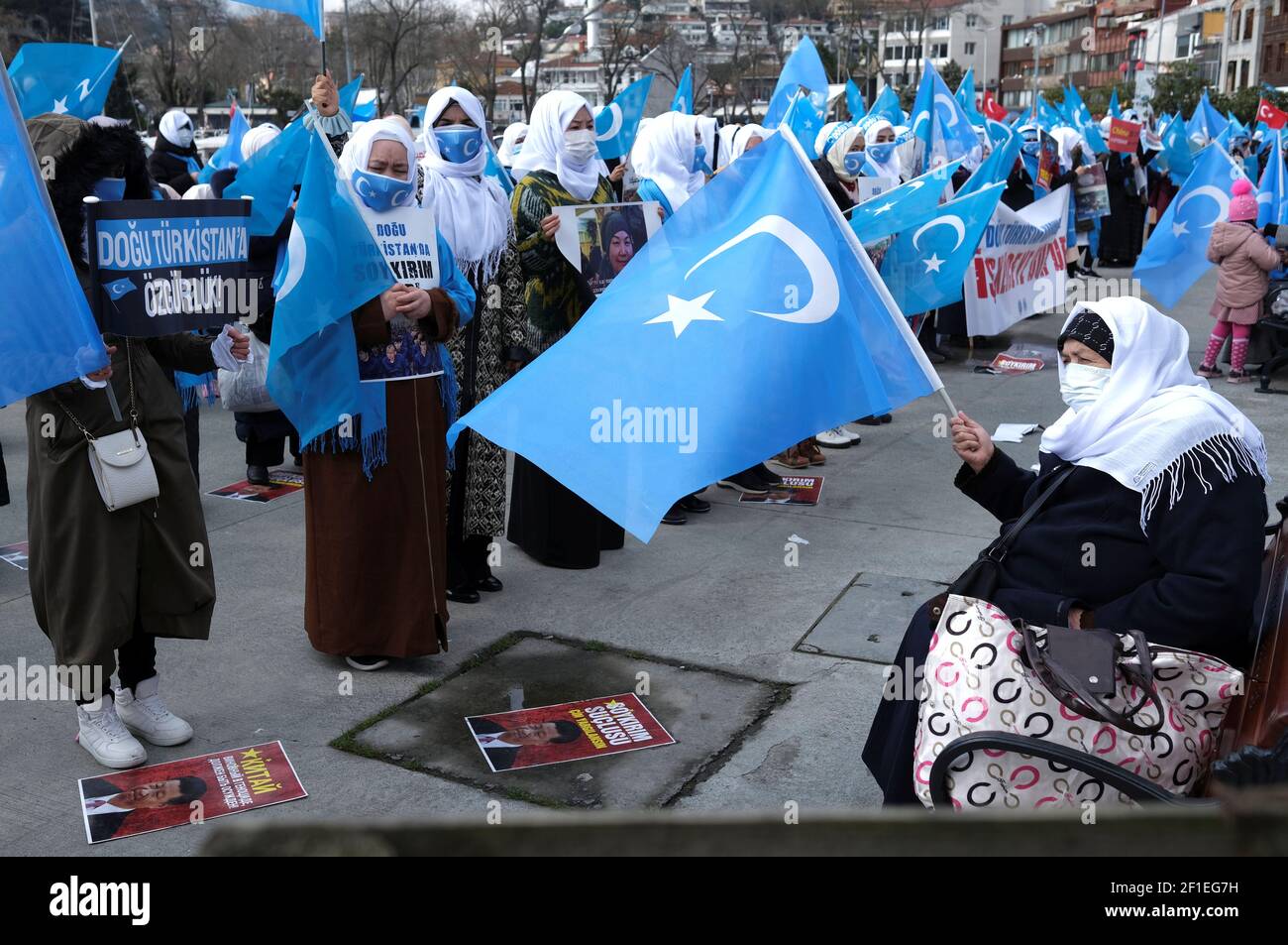 Uighurs hi-res stock photography and images - Alamy