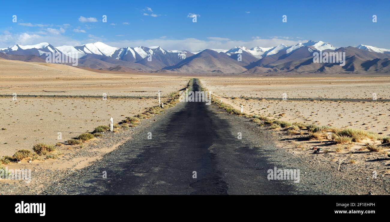 Pamir highway or pamirskij trakt near Karakul village and lake ...