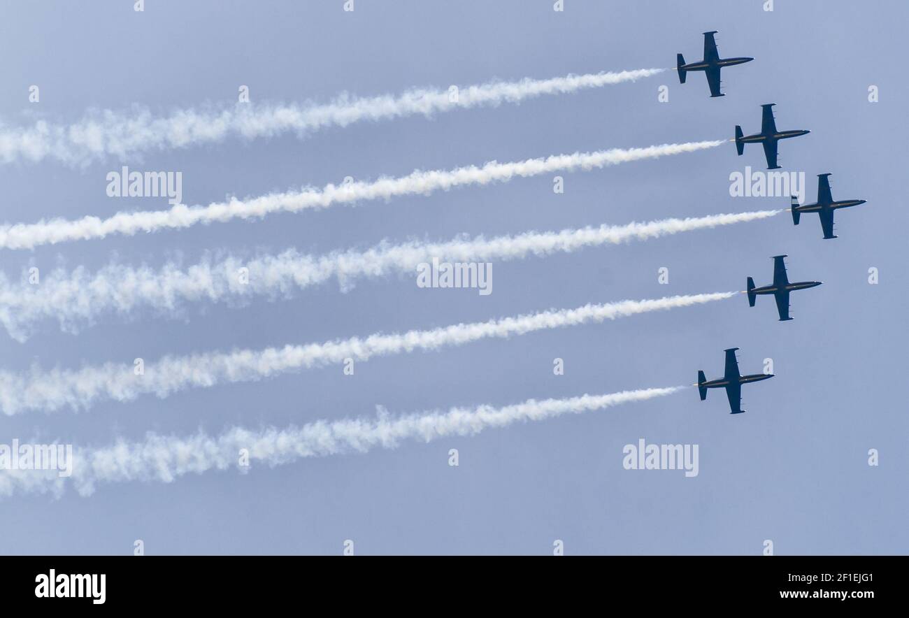 Formation of five aircraft hi-res stock photography and images - Alamy