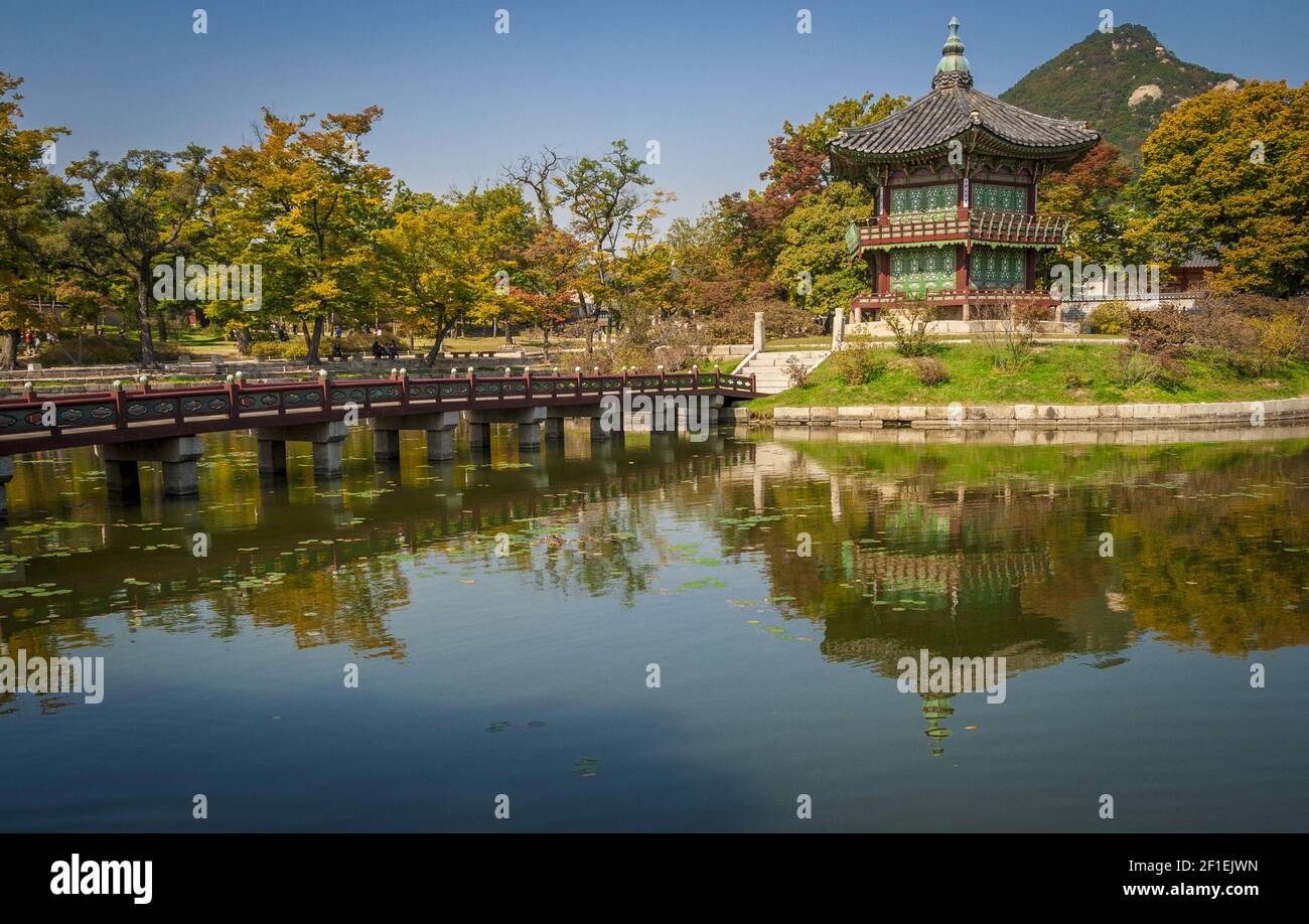 Korean pond hi-res stock photography and images - Alamy