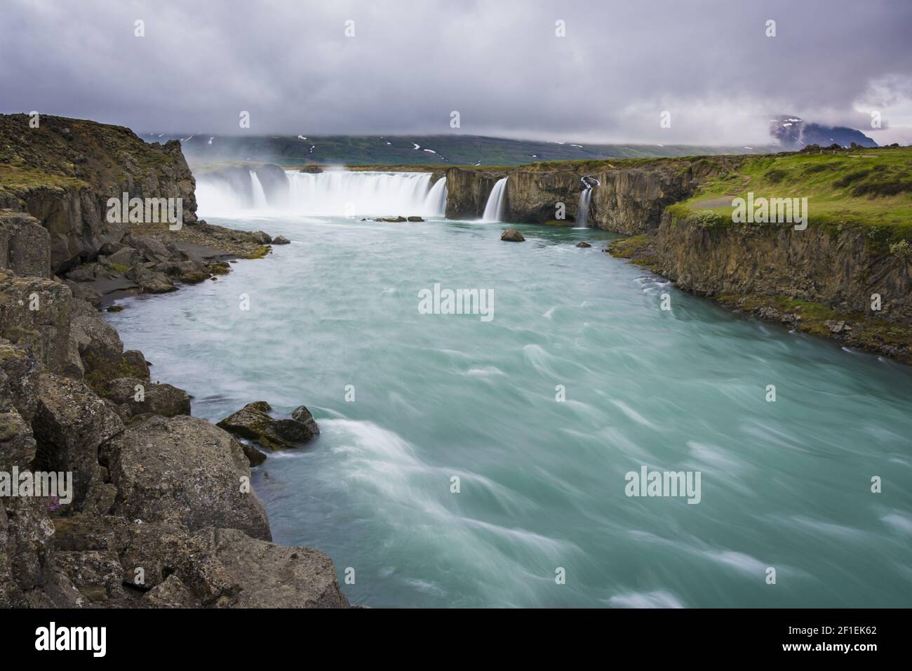 Slow shutter speed falls hi-res stock photography and images - Alamy
