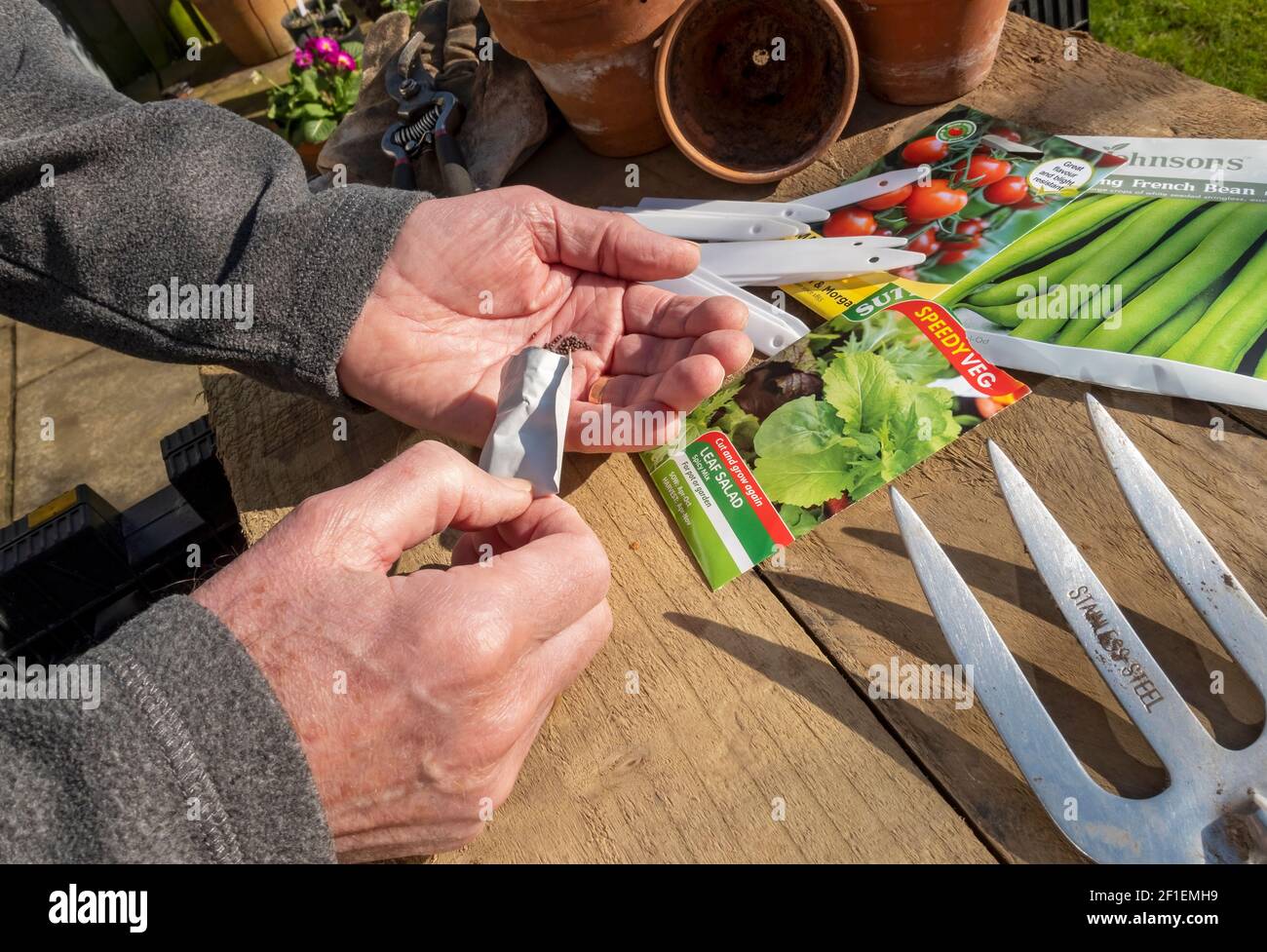Vegetable seed packet hi-res stock photography and images - Alamy