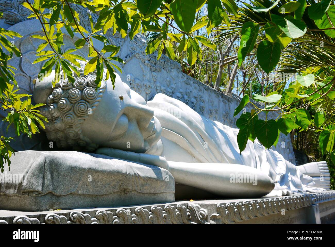 Sleeping, reclining Buddha at Long Son Pagoda, Chua Long Son Buddhist ...