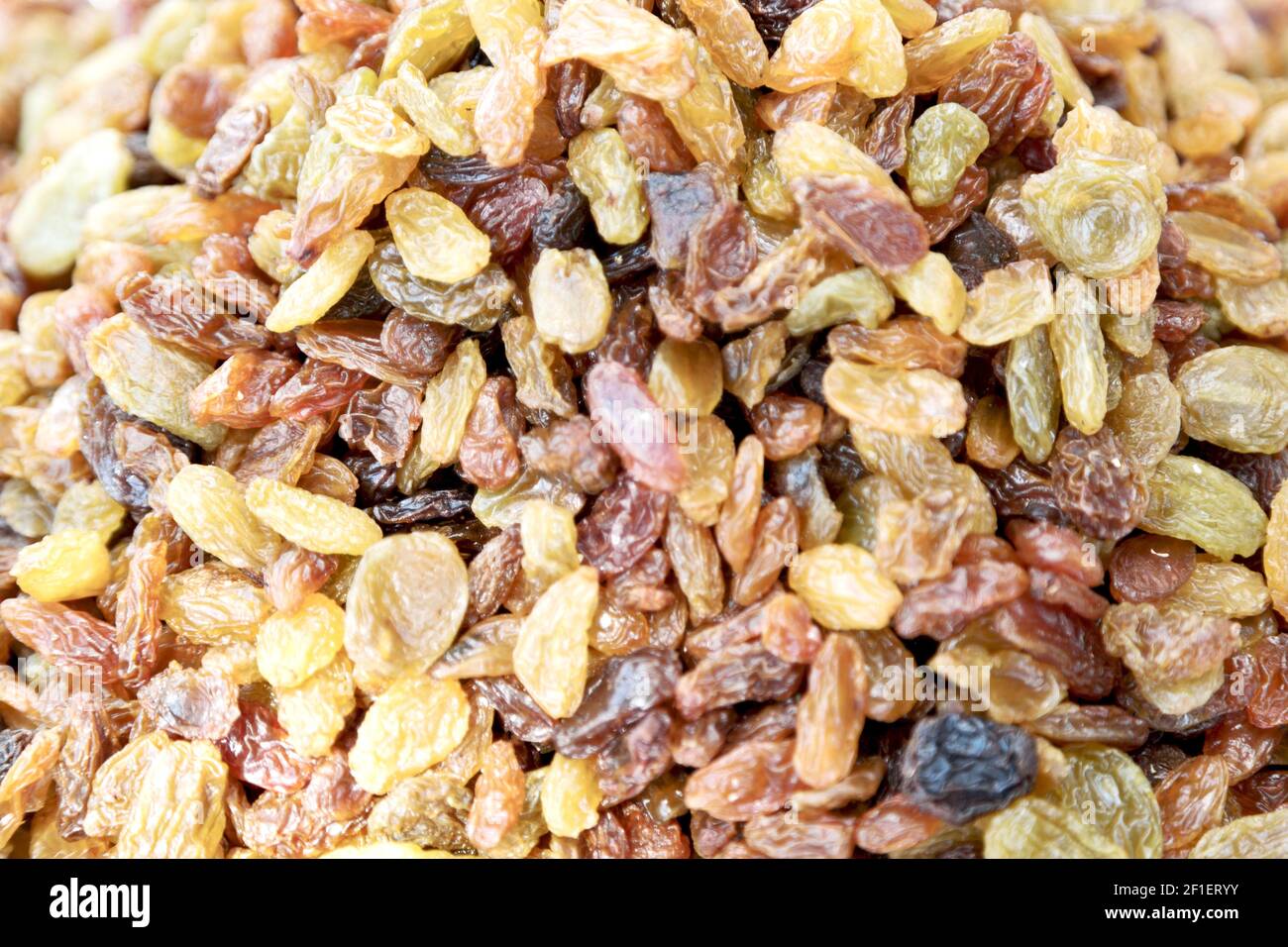 In the bazzar lots of dried raisin fruits Stock Photo - Alamy