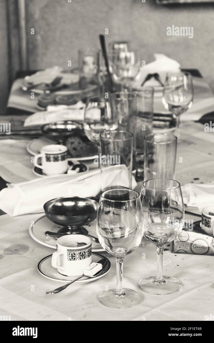 Paris family breakfast hi-res stock photography and images - Alamy